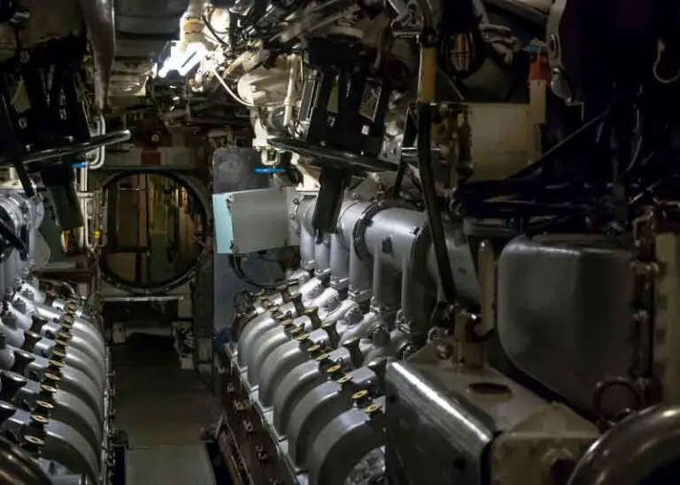 How Submarines Work? Design and Operation - Workshop Insider