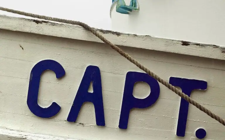 Boat Naming: How to Find the Perfect Name for Your Boat - Workshop Insider